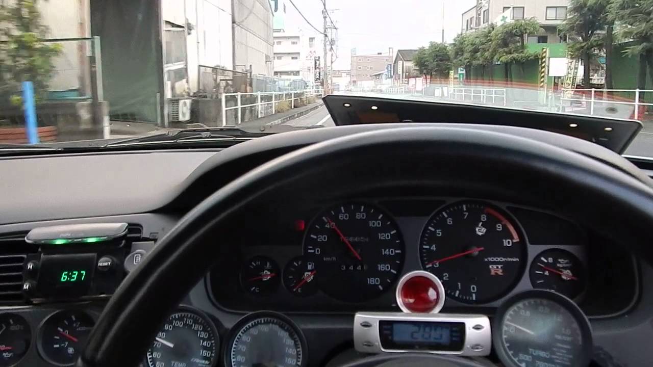 Budget Holdings GT R R33 Sam - YouTube