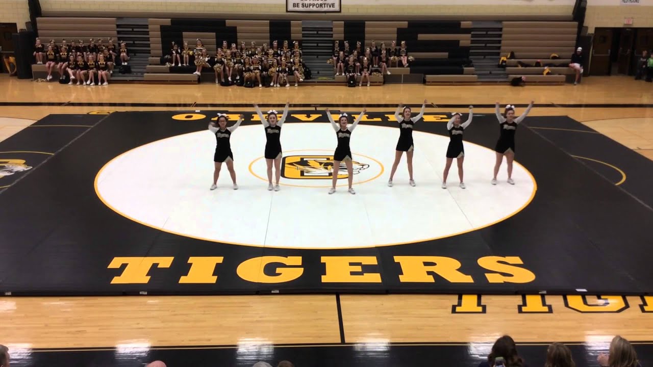 Freshman Cheerleading - YouTube
