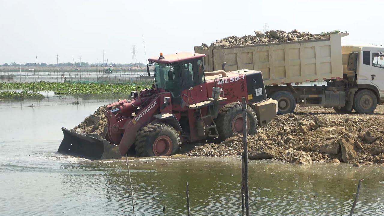 Good heavy Machines MATADOR ml50 wheel loader extreme power operator ...