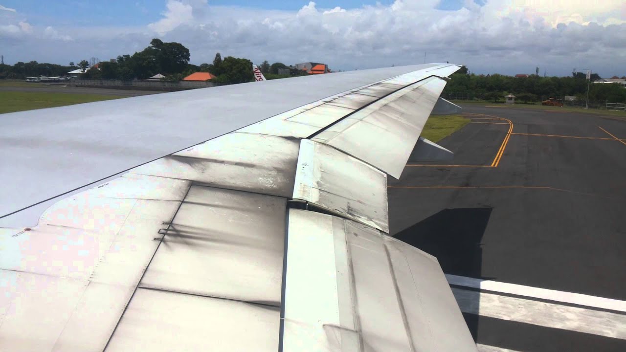 Take off Boeing 777-200 - YouTube