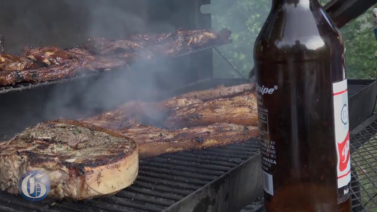 Backyard barbecue with "The Bearded Chef" - YouTube