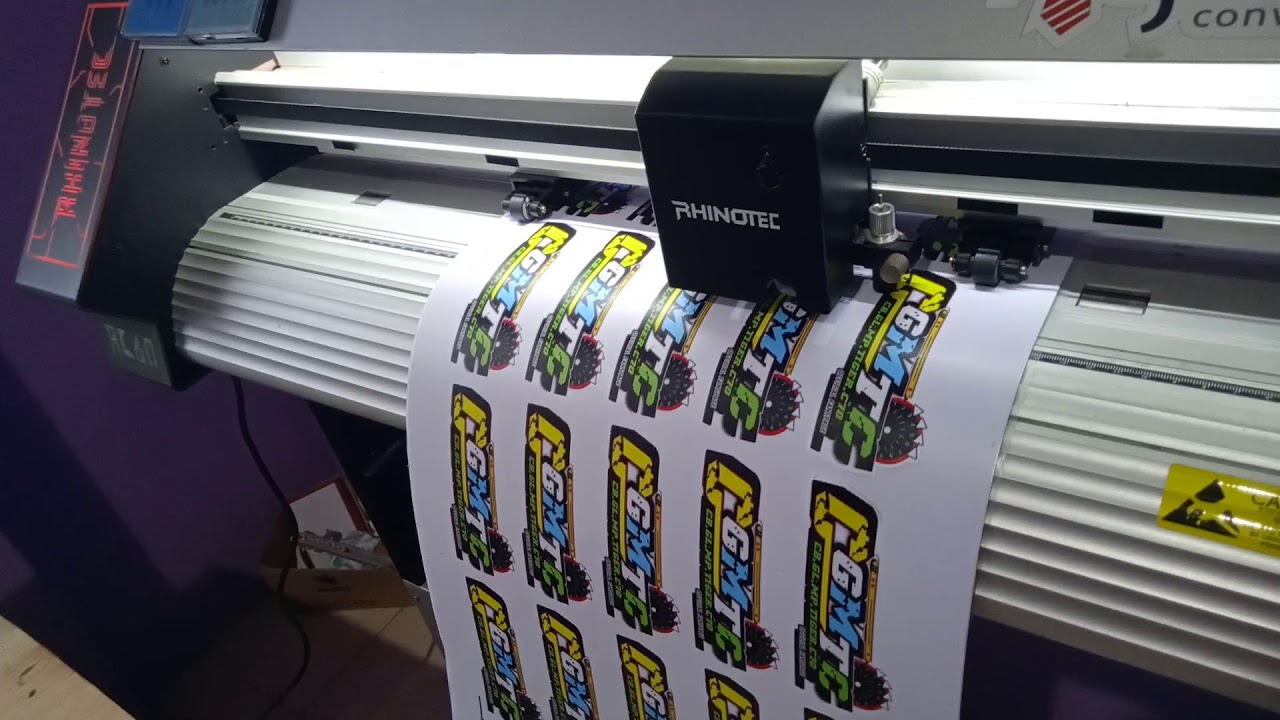 Proses cutting sticker lur Monggo2 wa 087810007595/082257425369 - YouTube