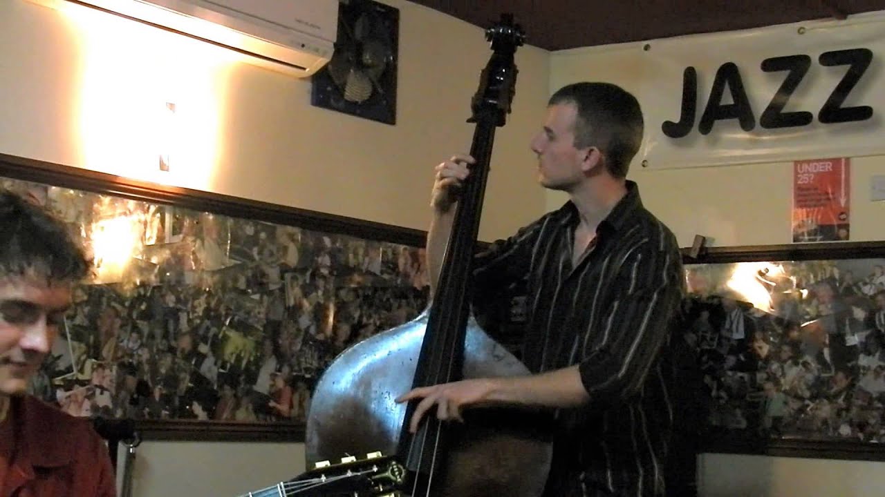 Remi Harris Trio play Limehouse Blues - YouTube