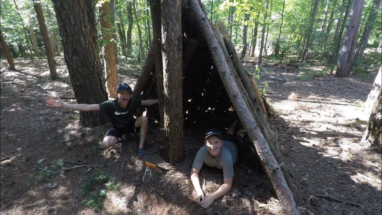 Building a Lean-To Fort! | Red Hoodie Productions - YouTube