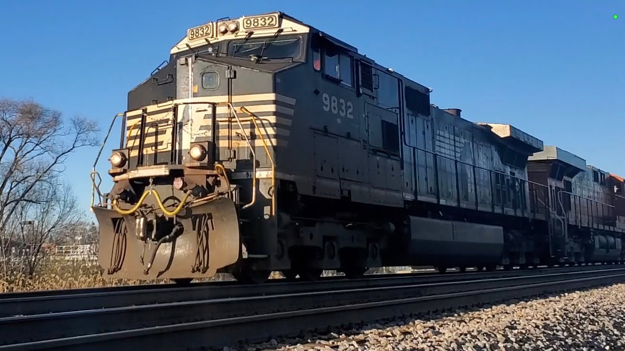 Norfolk Southern 9832 & BNSF 6024 Eastbound to Bensenville IL Railfaning CP 252 November 21st ...