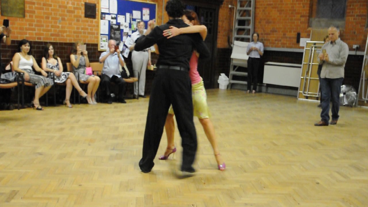 Alexandra Wood & Guillermo Torrens at Reading Tango Club - YouTube