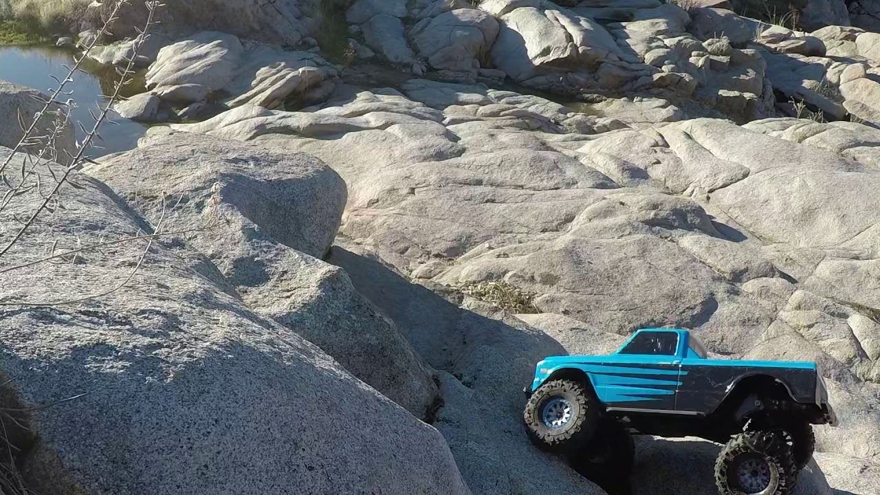 Traxxas trx4 cantilever suspension crawling - YouTube