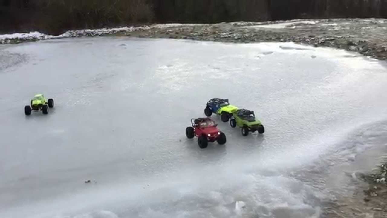 AMAZING RC SCALE DANCE ON ICE (Axial SCX10 & Venom Creeper) on frozen ...