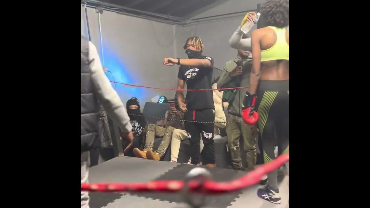 Two girls settle their beef & it got serious. #fightnight #boxing # ...