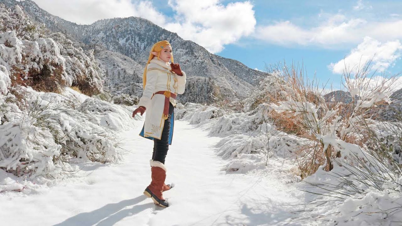 Breath of the Wild: Winter Zelda (Cosplay Showcase) - YouTube