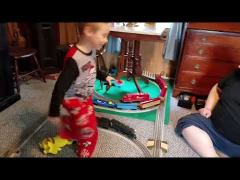 Keith and Josh running Lionel Trains on April 1, 2018 - YouTube