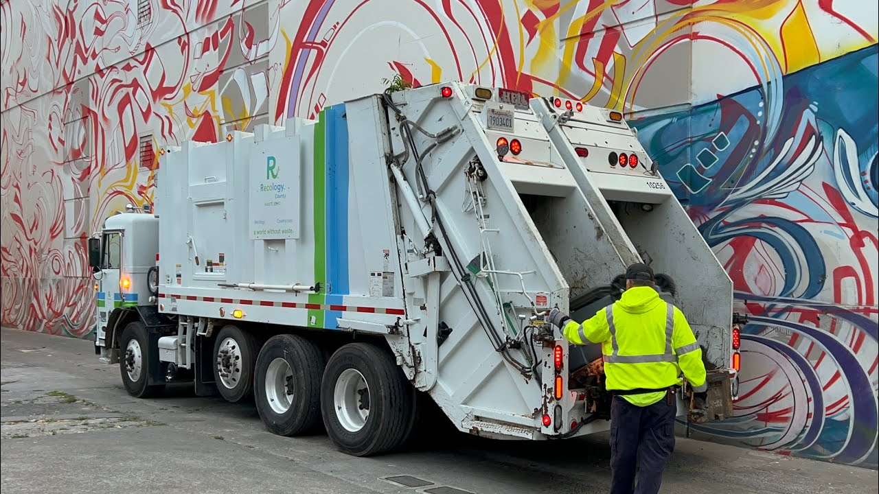 Peterbilt 320 Heil Formula 5000 split rear loader garbage truck ...