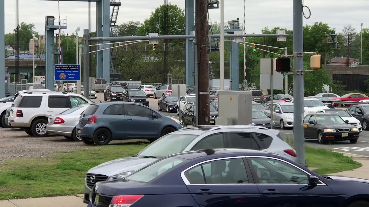 MONOC EMS AMBULANCE RESPONDING ON BELLEVILLE TURNPIKE IN KEARNY, NEW ...