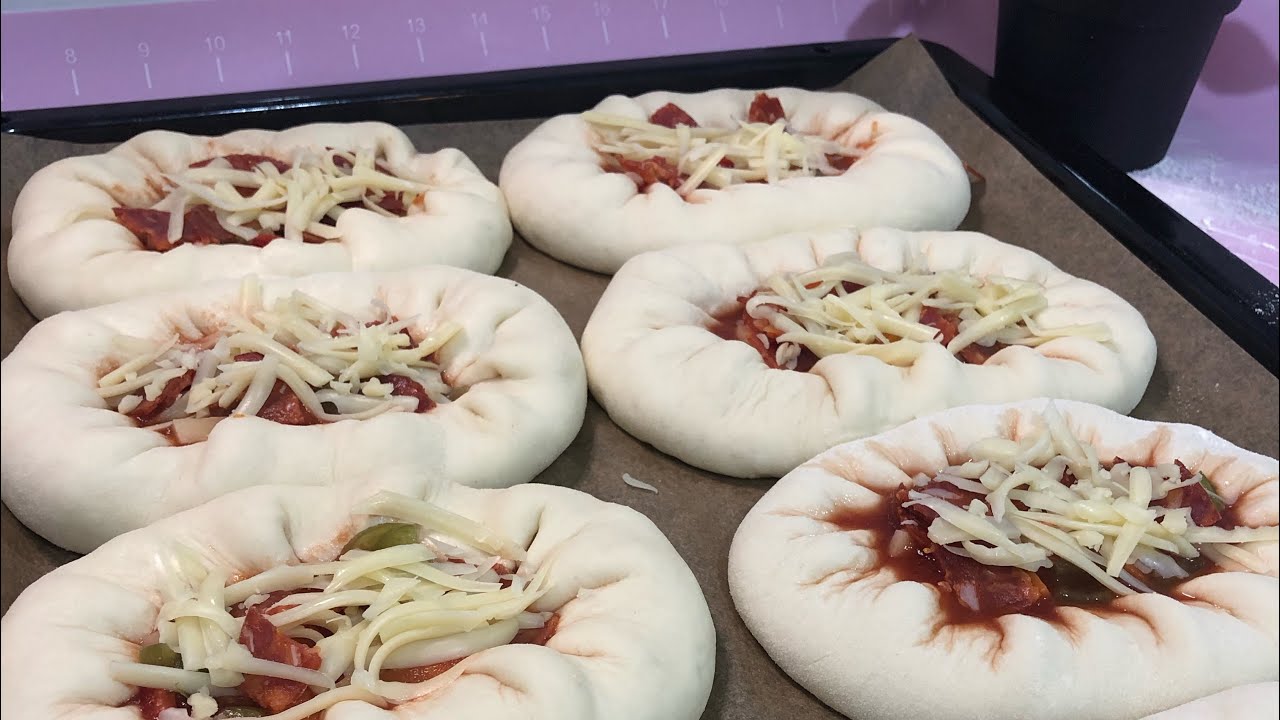 Mini pica të mbushur me perime //mini pizza filled with vegetables🍕 ...