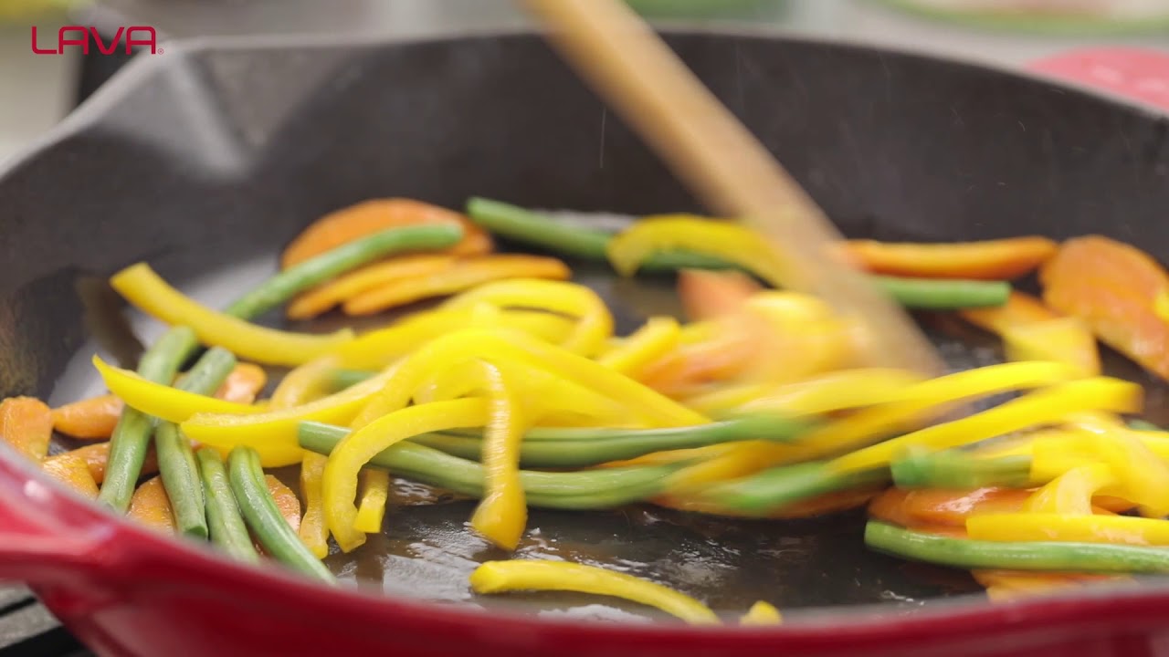 How to cook with your Lava frying pan? - YouTube
