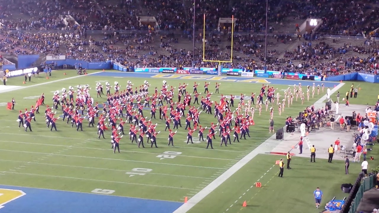 UCLA vs Fresno State - Half Time Show - YouTube