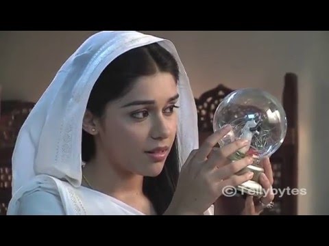 Dhani falls in love with Viplav in Ishq Ka Rang Safed