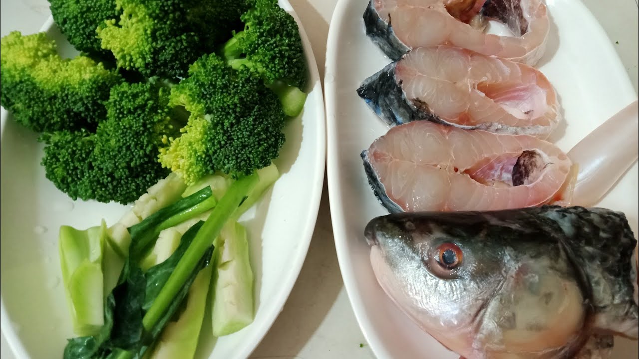 ব্রকলির সাথে রুই মাছের ঝোল।fish with broccoli. @nazneentowhidlifestyle ...
