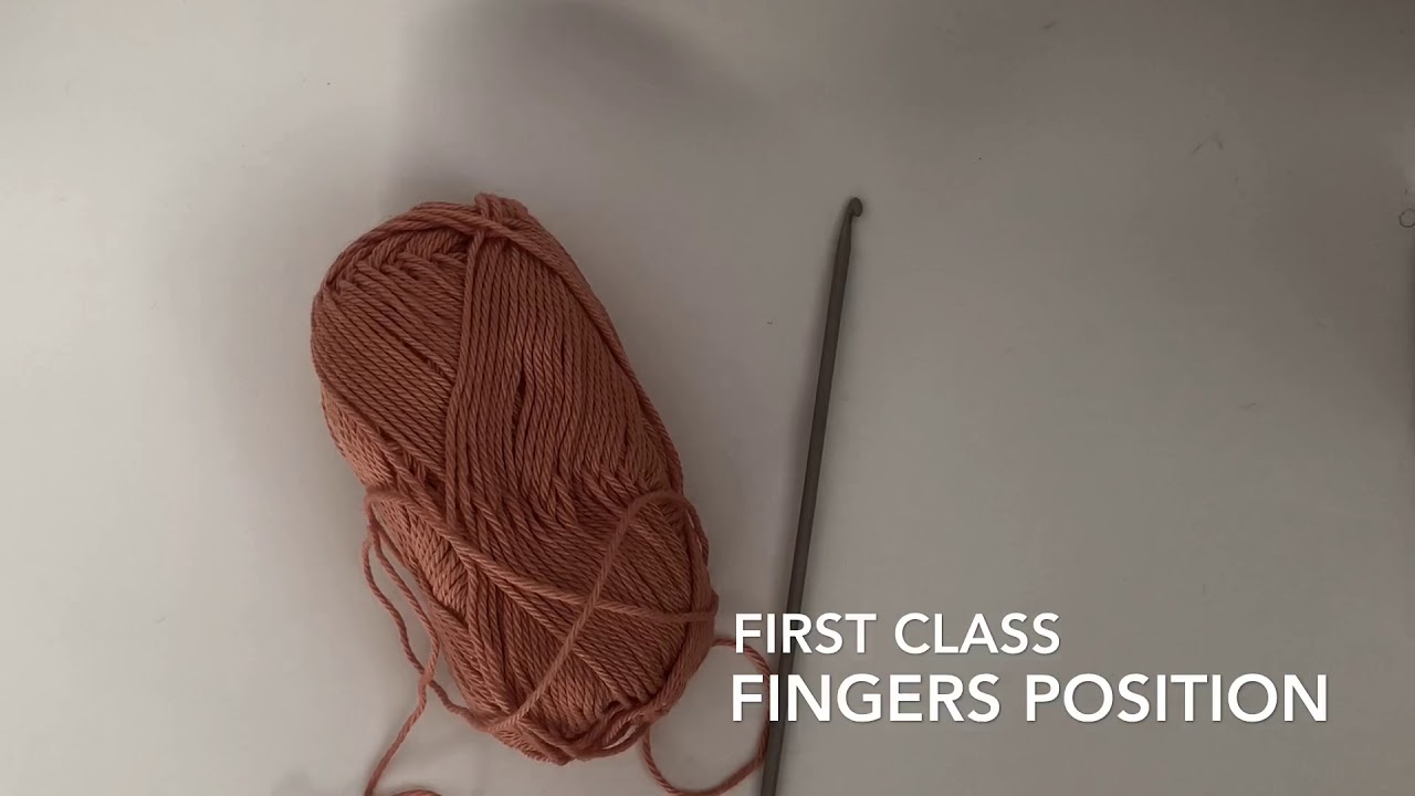 English: Crochet finger position 🧶 - YouTube