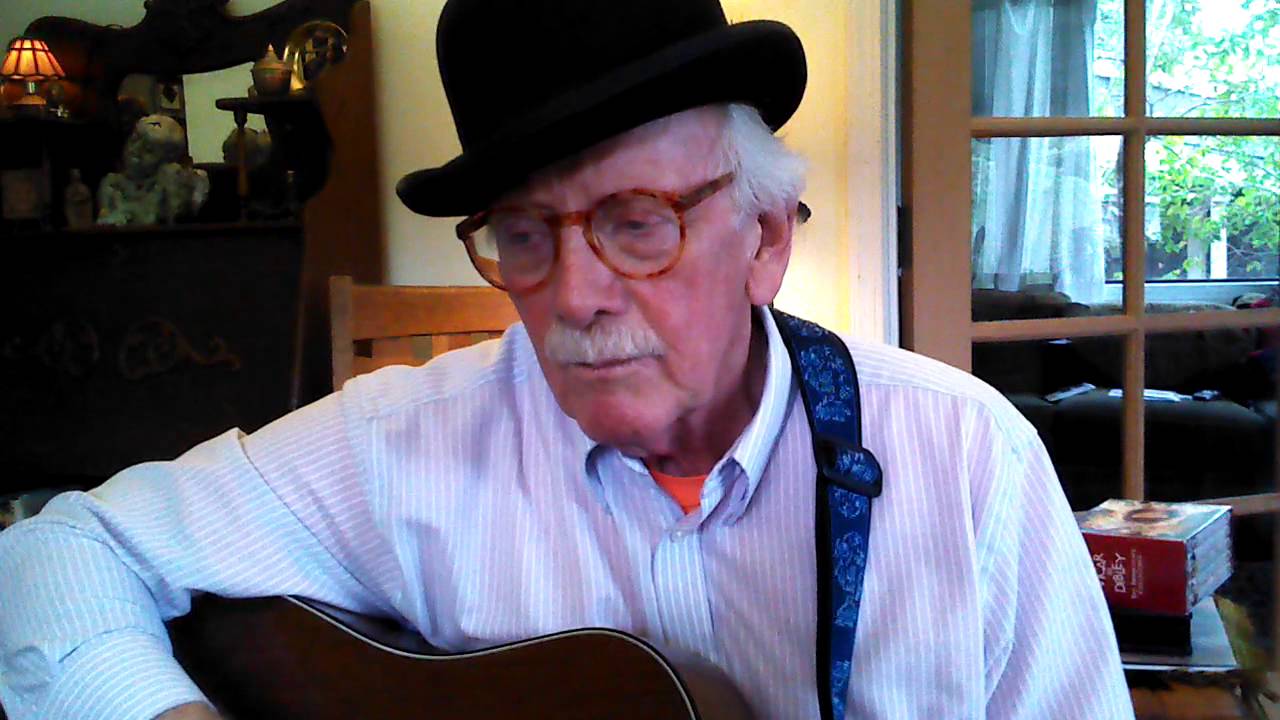 "Before They Close The Minstrel Show" sung by David Maloney - YouTube