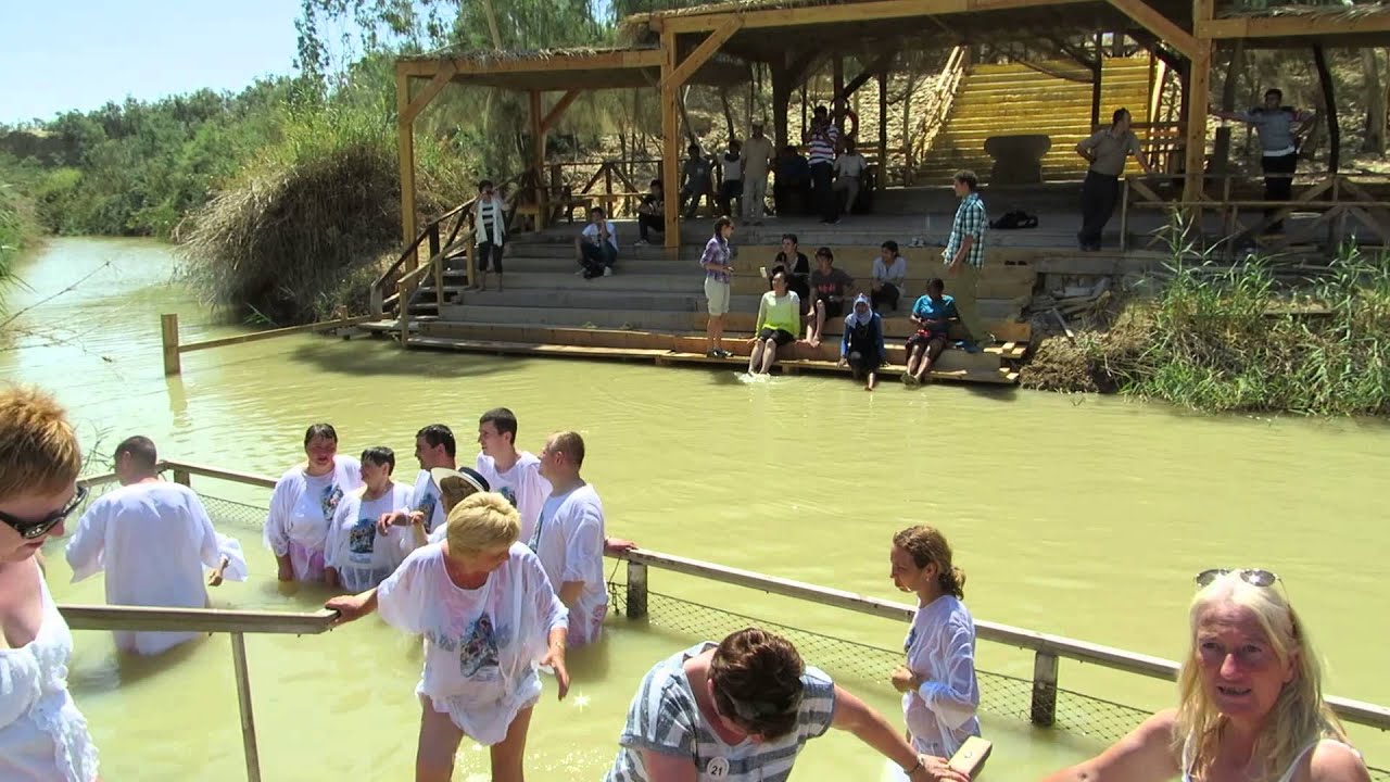 Look what can be seen in the traditional baptism place where Jesus was ...