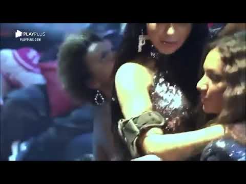 MIRELLA E STEFANI DANÇANDO NA FESTA !