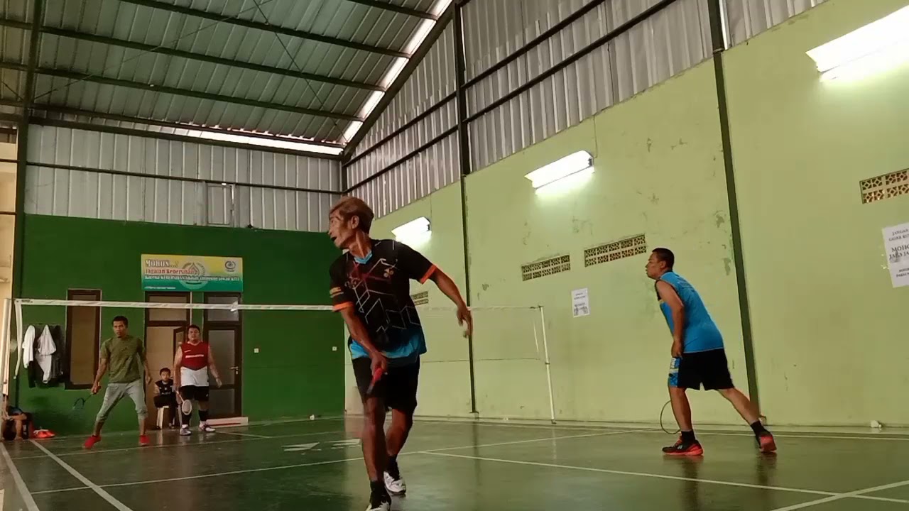 Pak Hendra/Bah Idar VS Wildan/Salim - YouTube