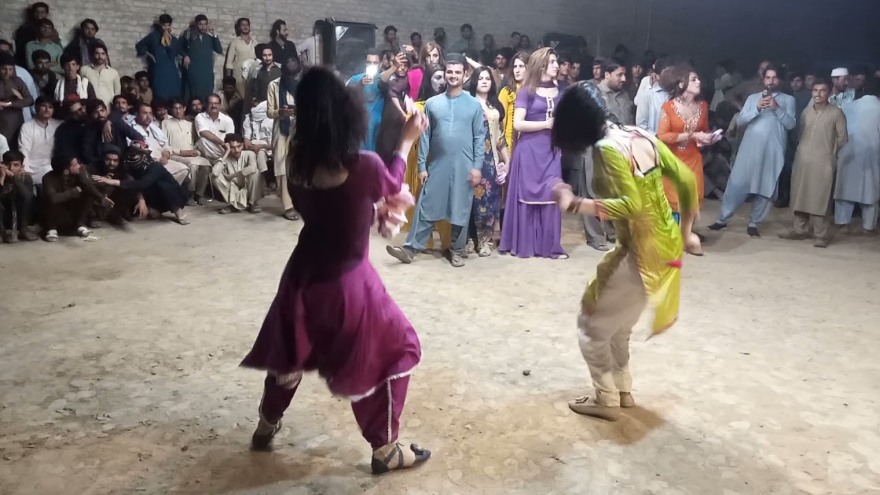 Dolphin Ayan new full hot dance Naina Khan gruop peshawer - YouTube