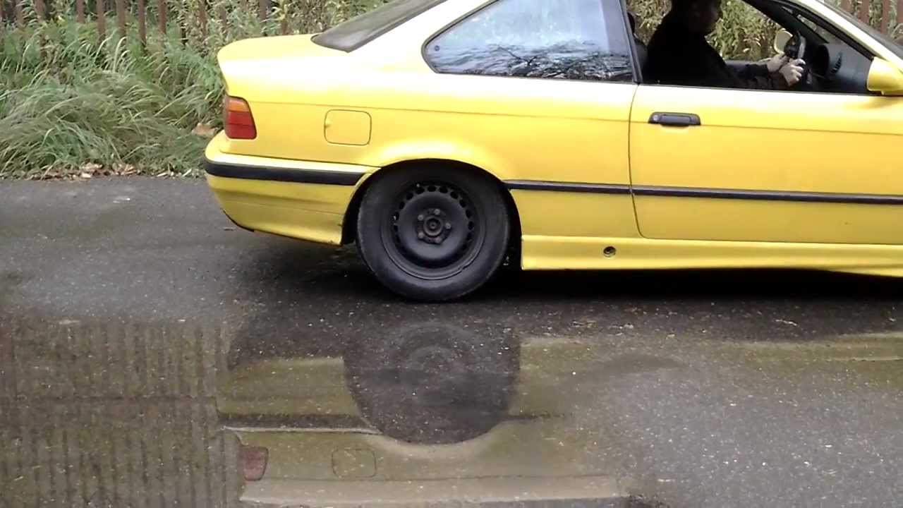 Burnout BMW E36 318 is coupe 1,8is - YouTube