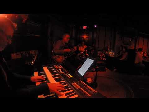 Wee B3 SE 5 18 19 Shiny Stockings