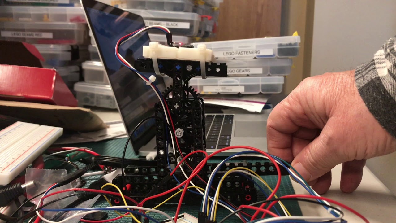 LEGO/Arduino Self Leveling Table - YouTube