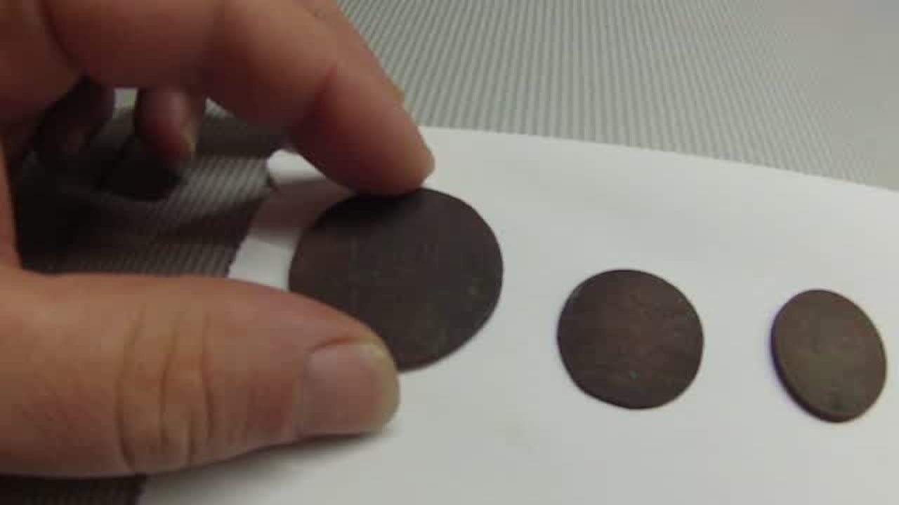 Чистка монет. Электролиз. / Cleaning coins. Electrolysis. - YouTube