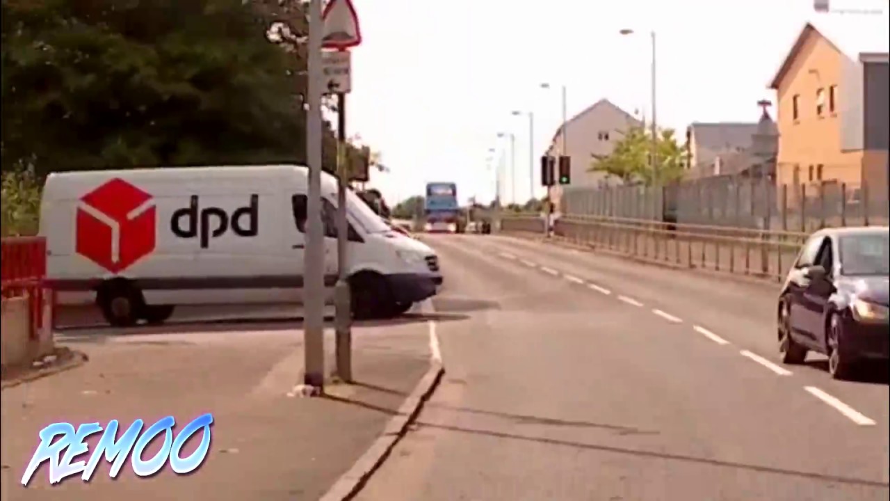 Van fails to give way. . - YouTube