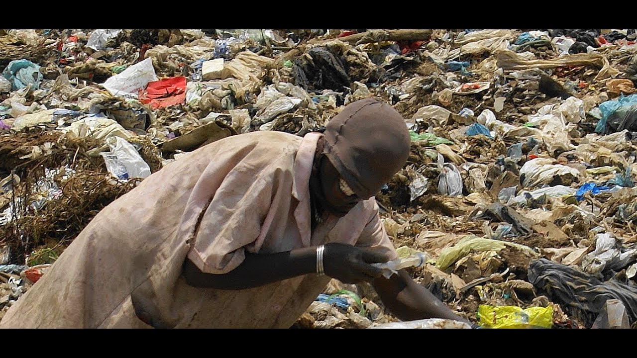 Garbage dumps in africa - YouTube