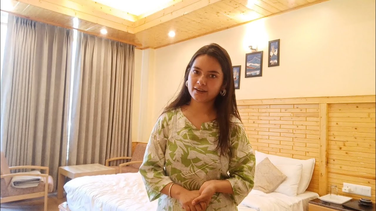 Day - 2 in Manali ️|| Lift mai fass gye😵|| Vashisht|| Jogini Waterfall ...