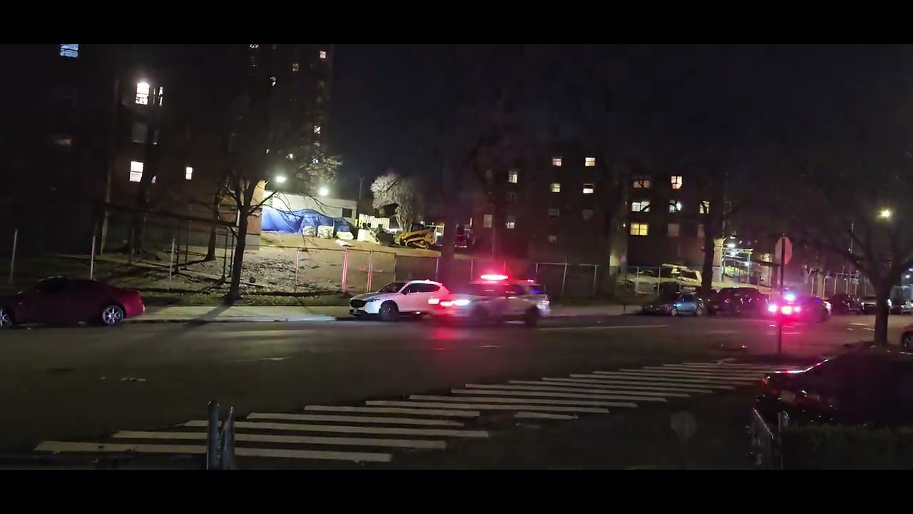 NYPD 47TH Pct Responding On East 230th In Edenwald, The Bronx, New York ...
