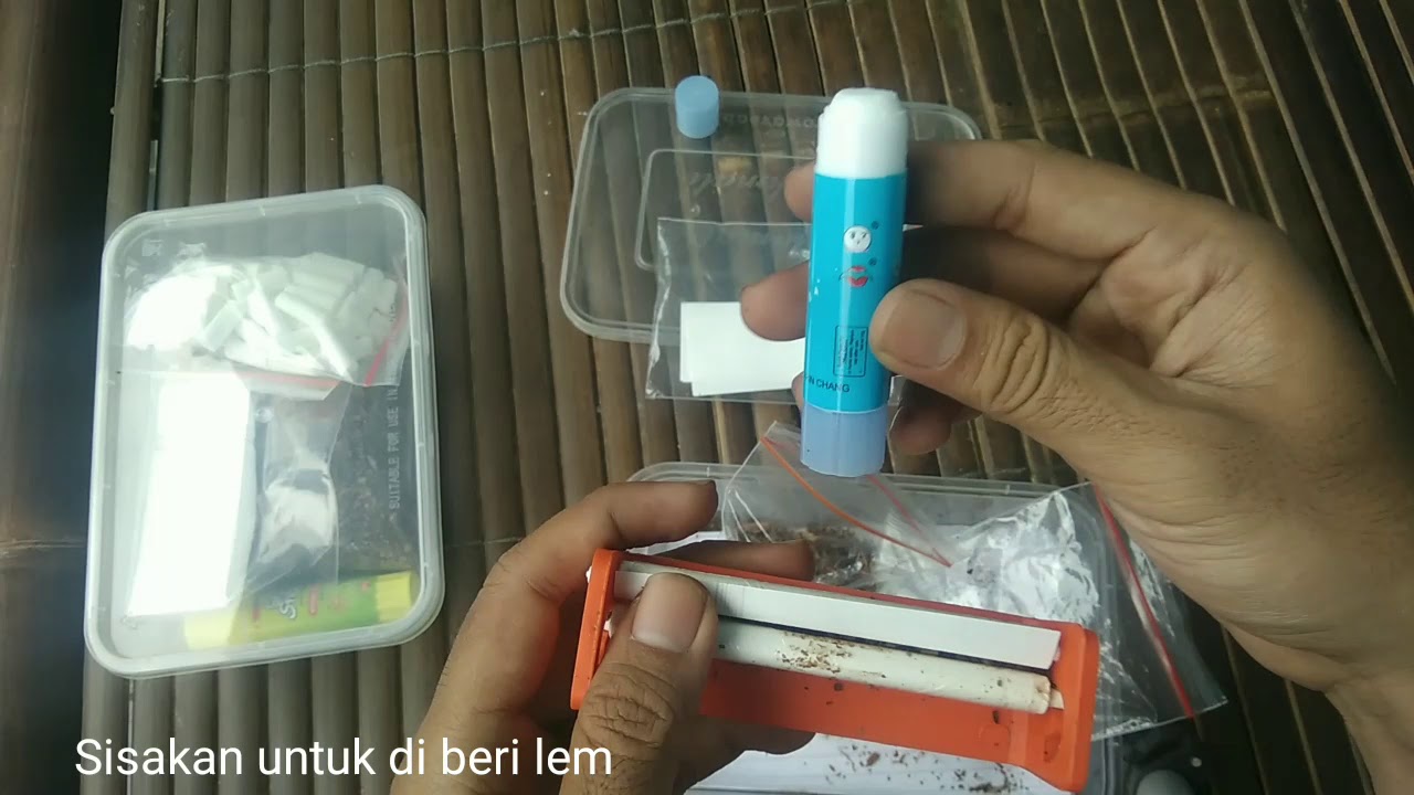Tutorial / cara melinting tembakau dengan alat linting kecil ...