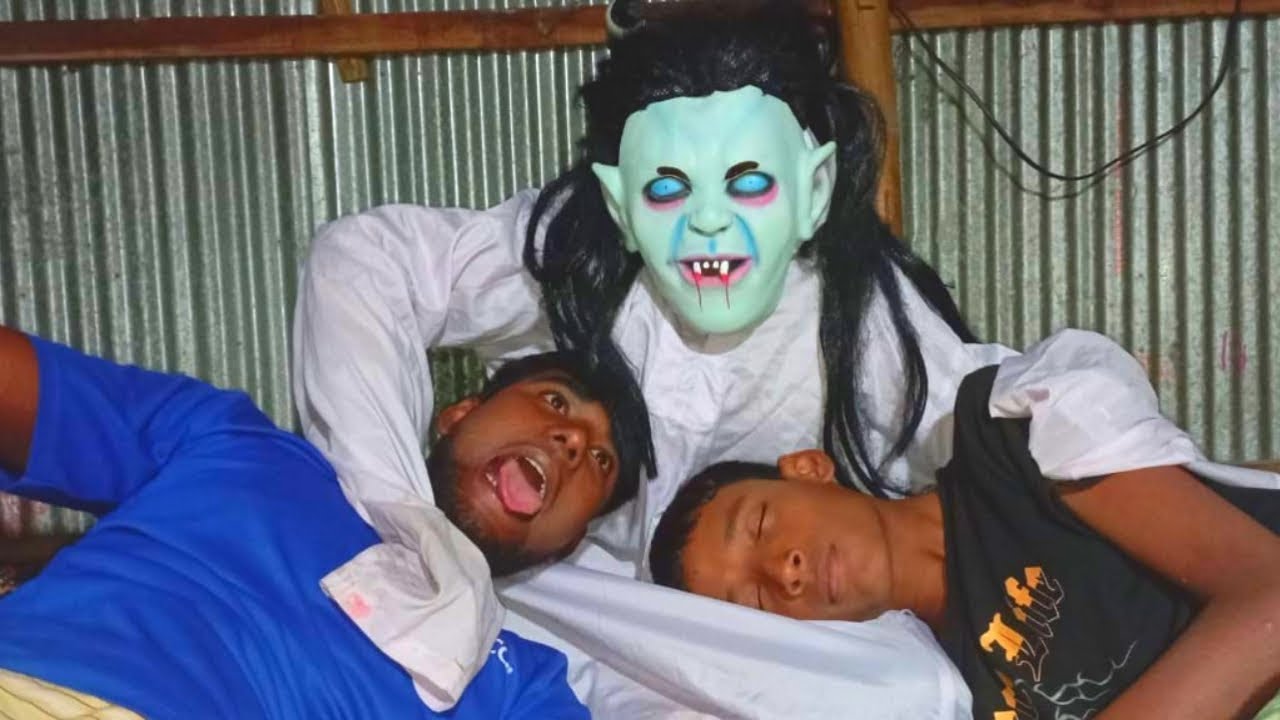 viral ngakak 🤣 Prank Pocong Lucu ghost prank By ghost fun box - YouTube