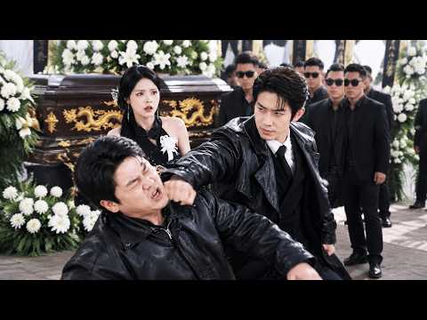 Gánsteres acosan a viuda en funeral—experto KungFu contraataca,los hace arrodillarse y se casa con
