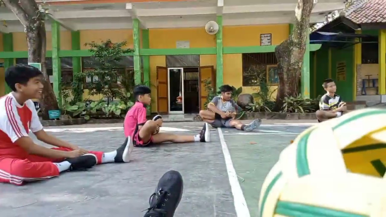 SMP NEGERI 3 MRANGGEN (SEPAK TAKRAW) - YouTube