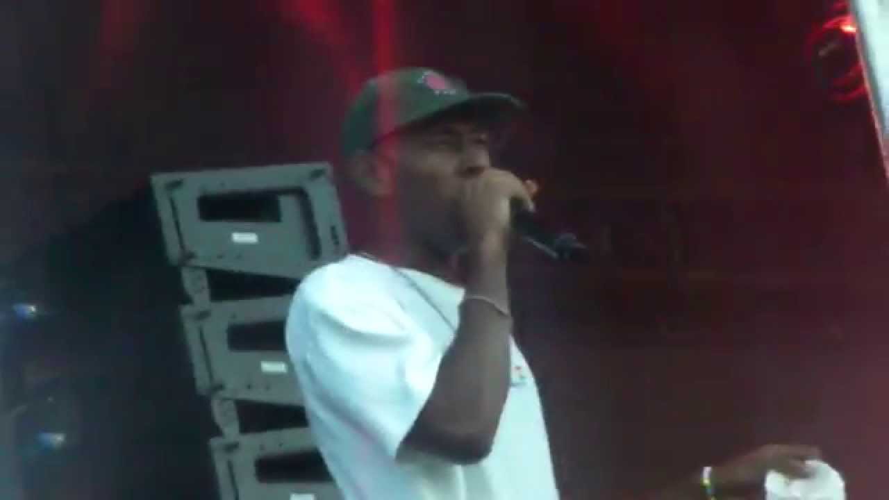 tyler the creator eating donuts thrown on stage - - YouTube