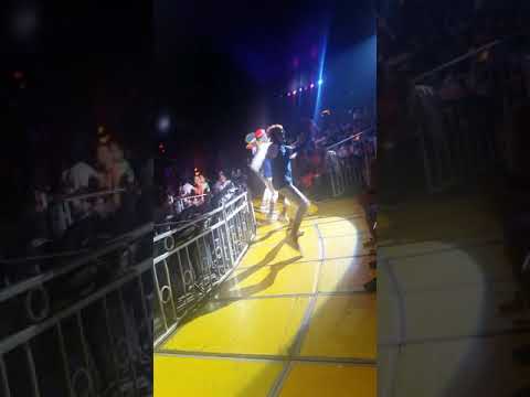 Fresh Clowns @ Universoul Circus #2 - YouTube