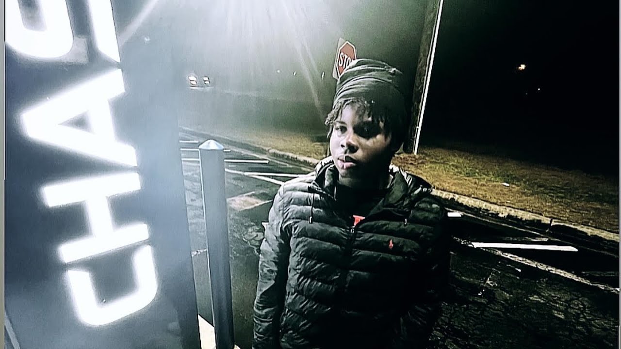 World(Official Audio) ft-pnut2playa - YouTube