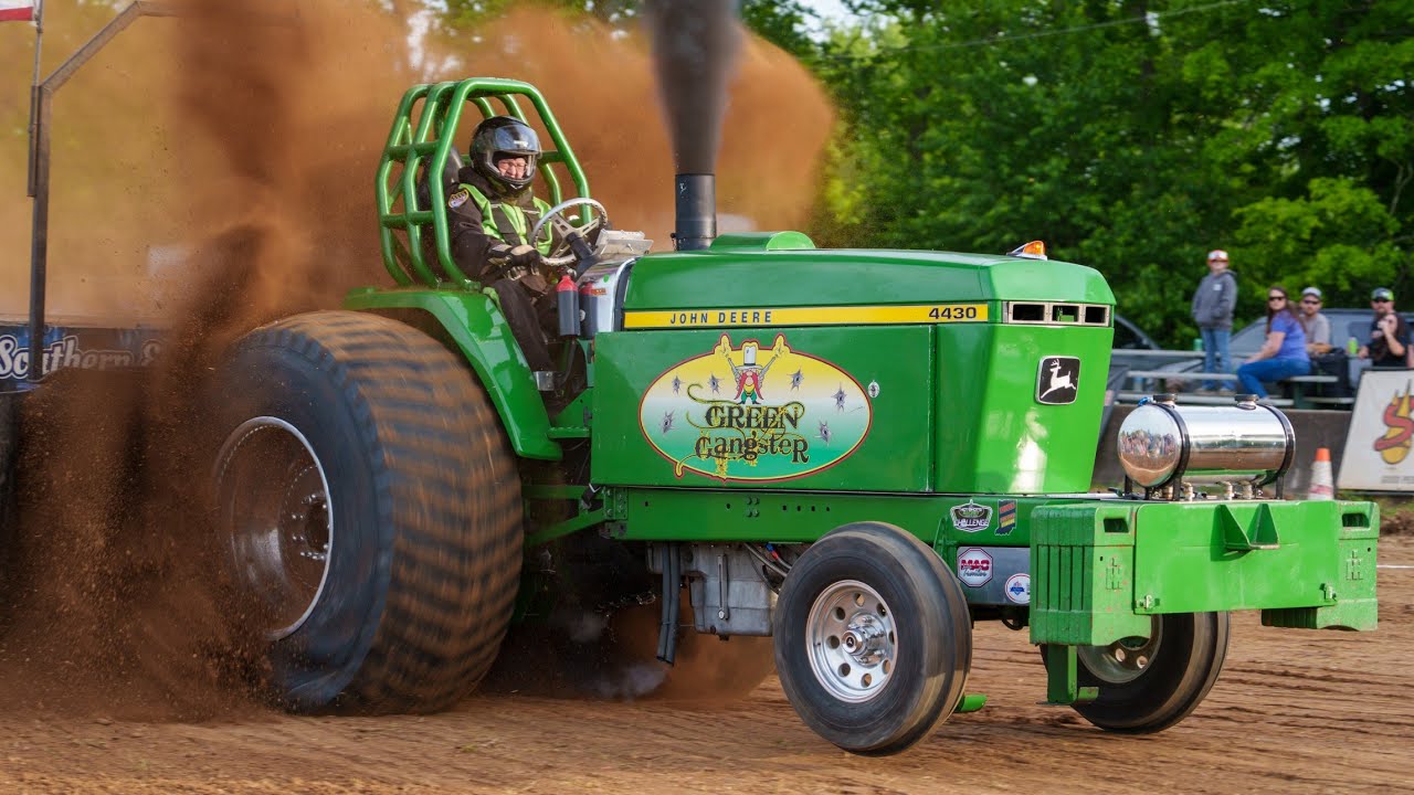 Tractor Pulling 2025: Light Pro/Super Farm: Semis: and more Pulling in ...