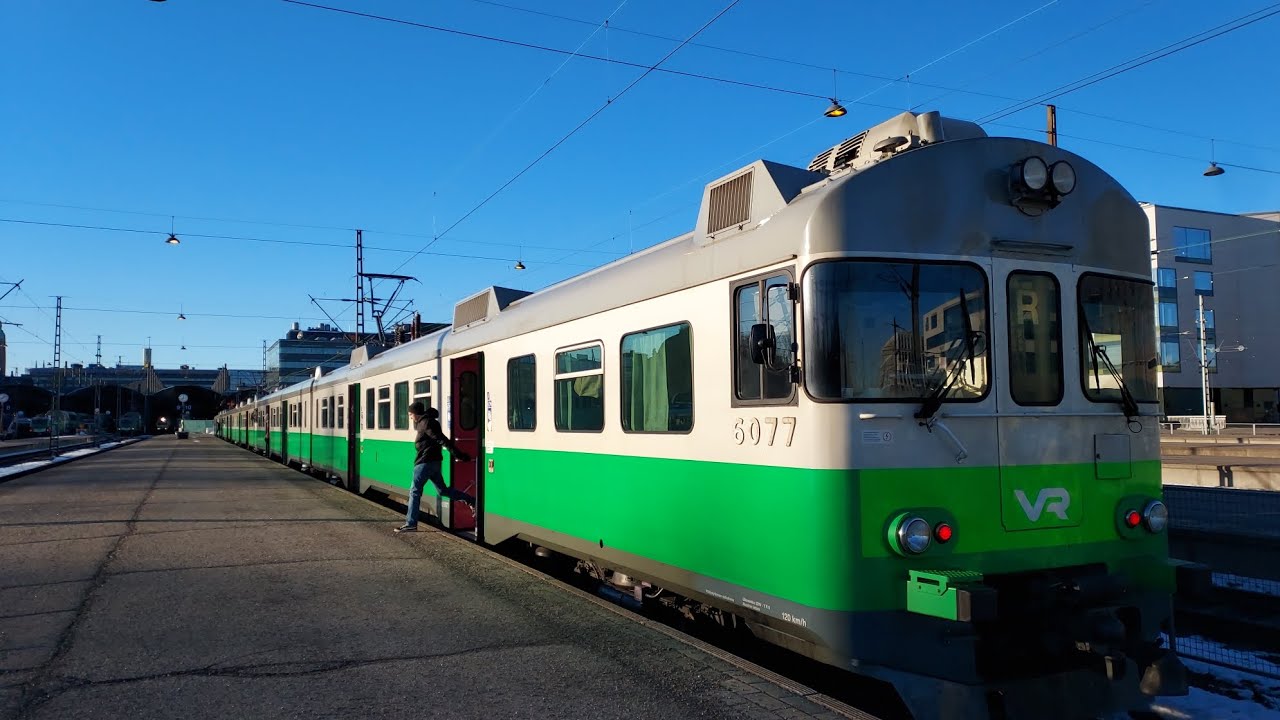 Hyvää Huomenta☀️🌤 Toivottaa Sami! Aurinkoinen Sm2 juna #goodmorning ...