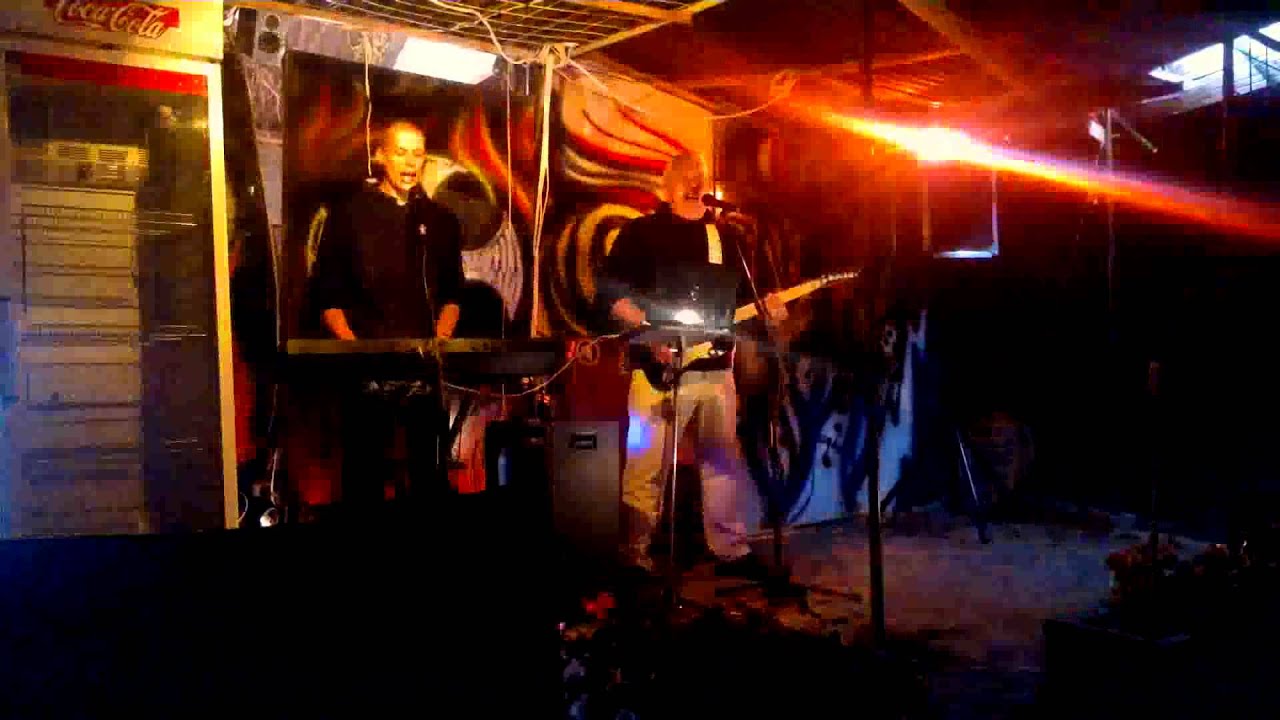 Pamela Anderson band - Pusti pusti modu ... - YouTube