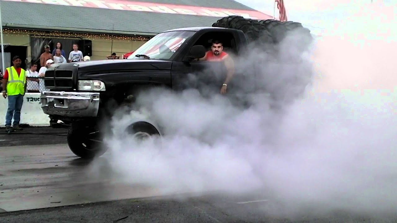 DODGE PICKUP 4 WHEEL BURNOUT - YouTube