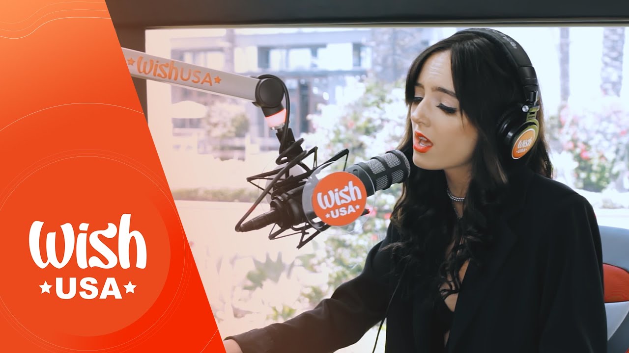 Savannah Young performs "Angel Face" LIVE on the Wish USA Bus - YouTube