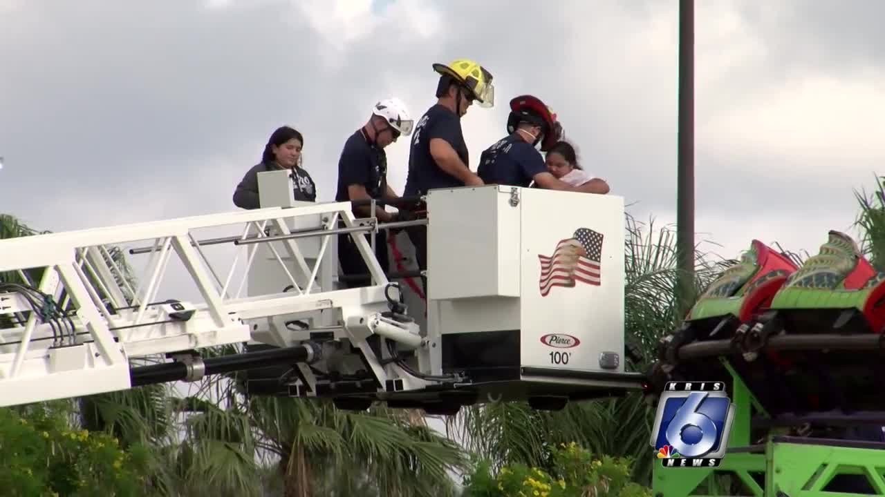 Roller coaster malfunction and rescue - YouTube