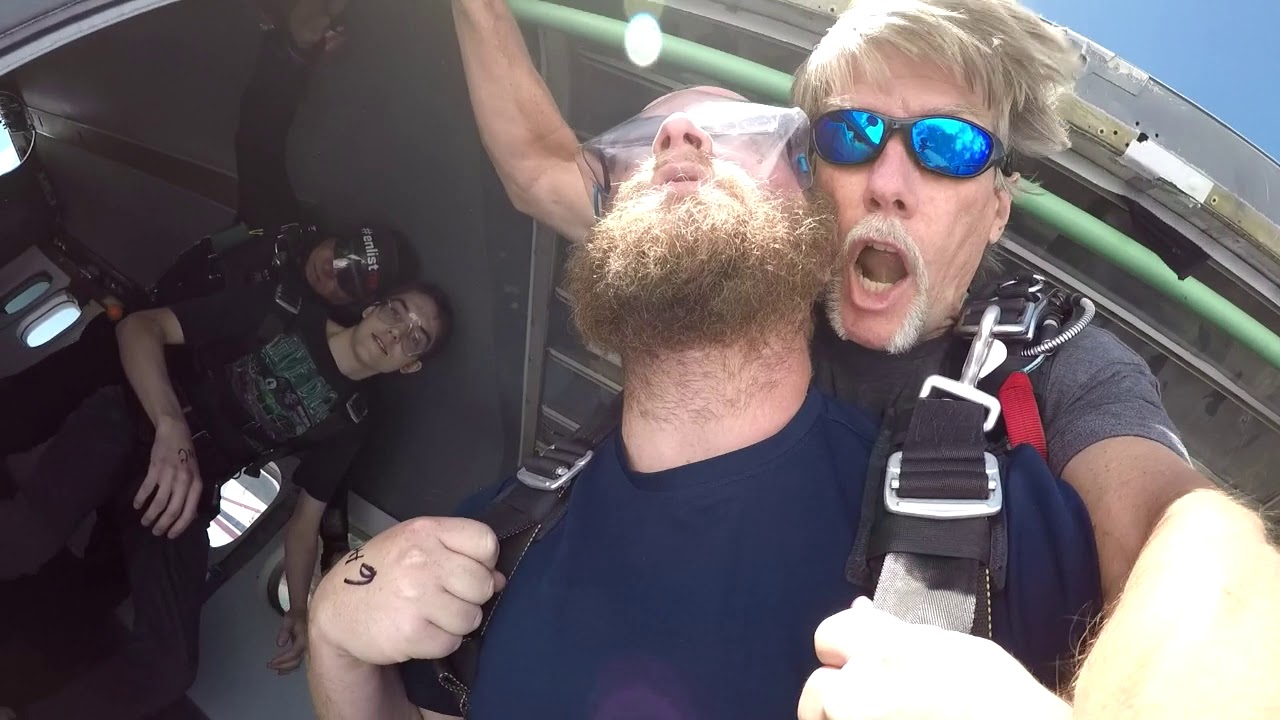 Another Successful Tandem Skydive at Skydive Tennessee with John Polich ...